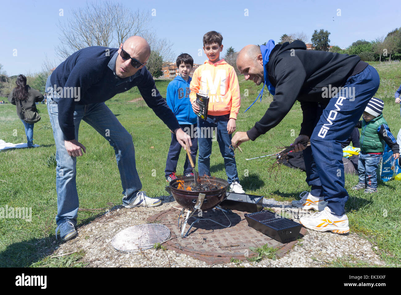 Rome, Italy. 6th April, 2015. Traditional roman picnic for Easter ...