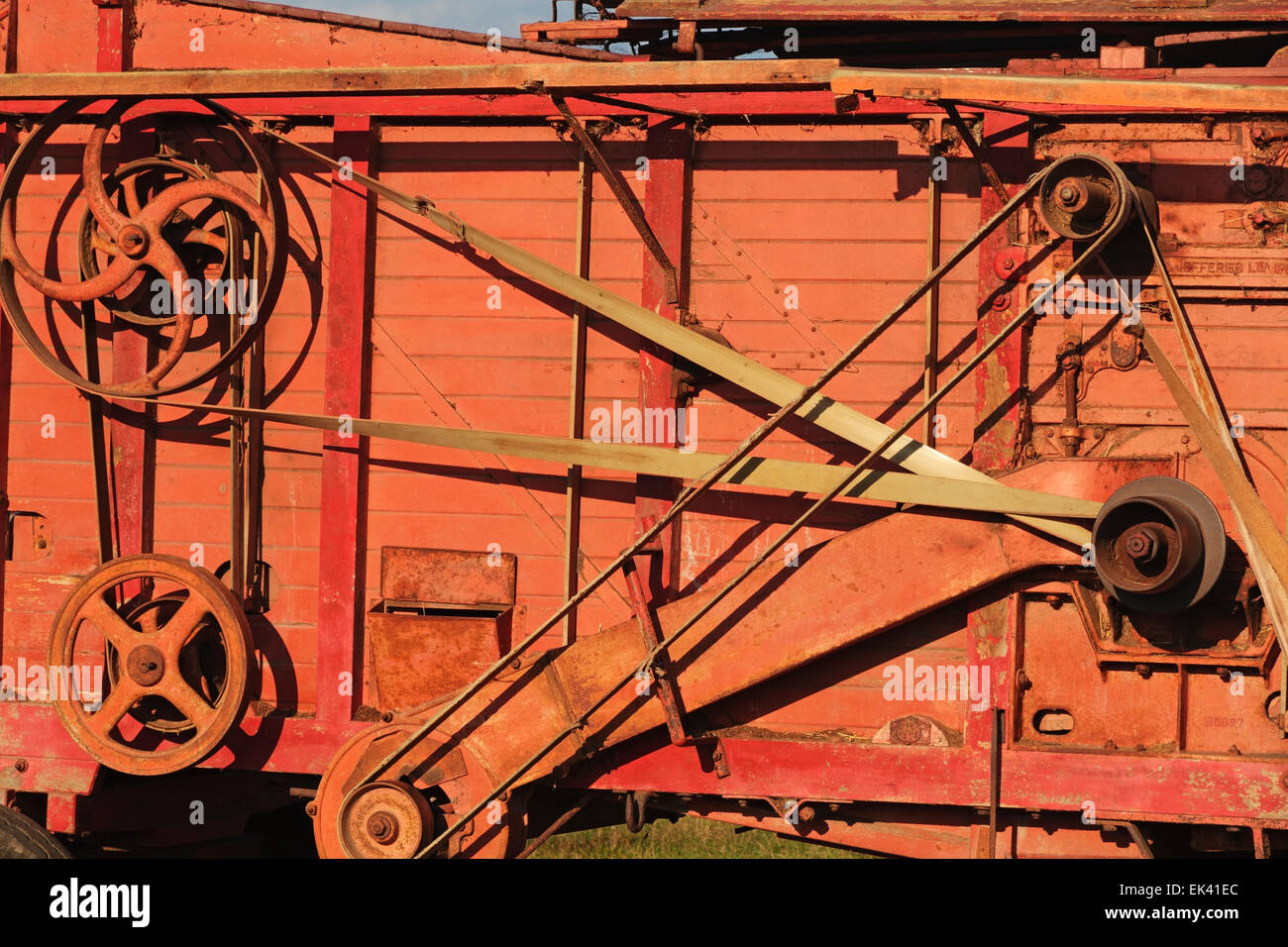 Traditional Steam Farm Treshing Machine Stock Photo - Alamy