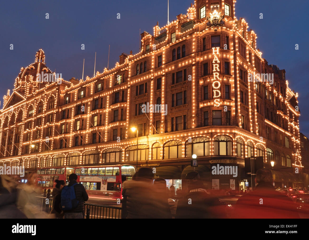 London harrods night hi-res stock photography and images - Alamy