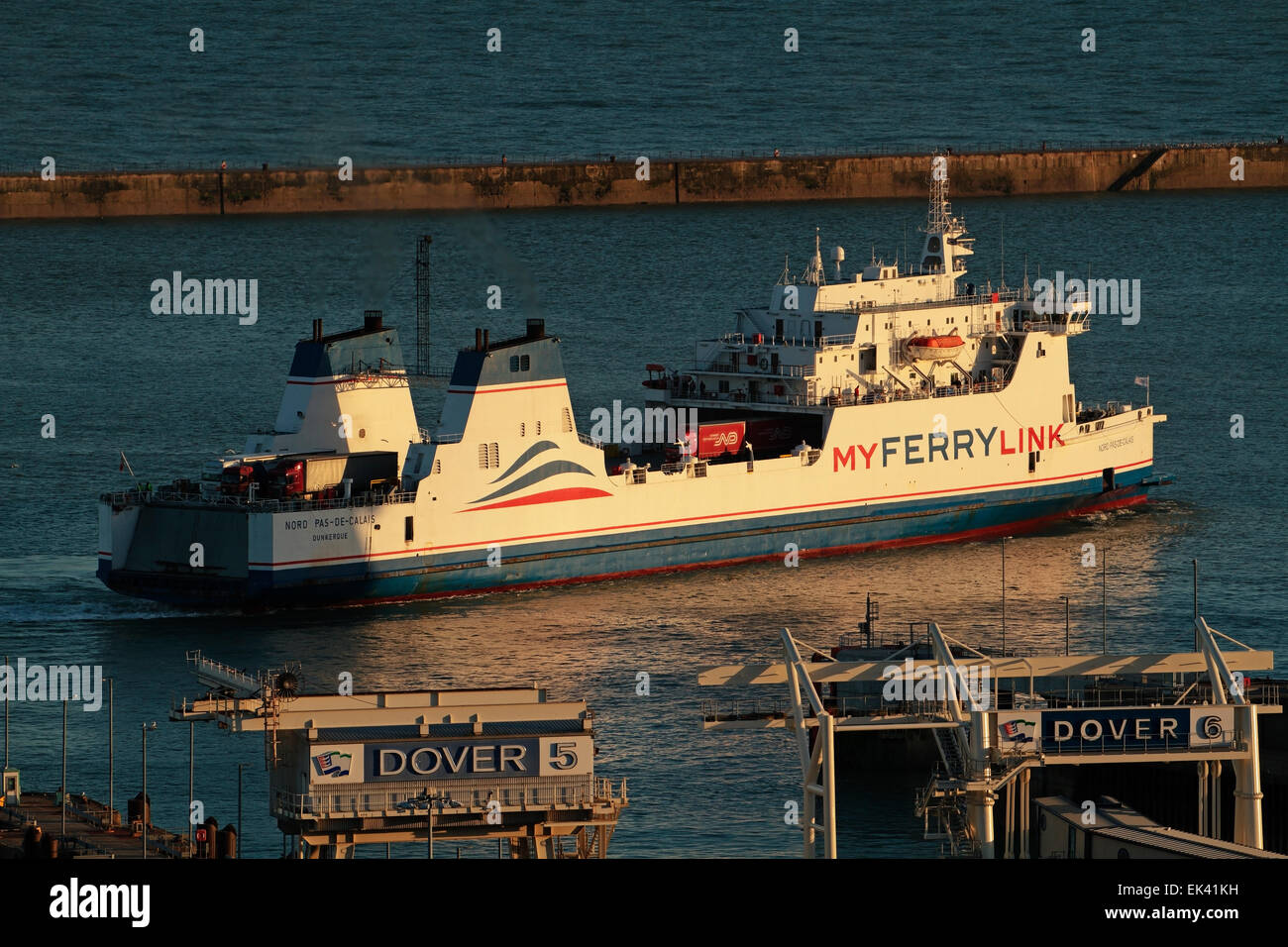 Ferry link hi-res stock photography and images - Alamy