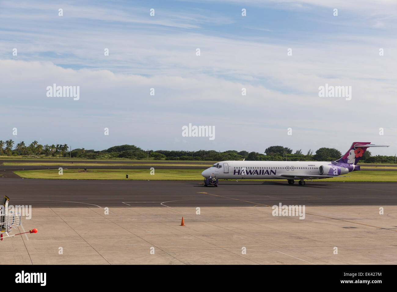 Airplane preparing for take off hi-res stock photography and images - Alamy