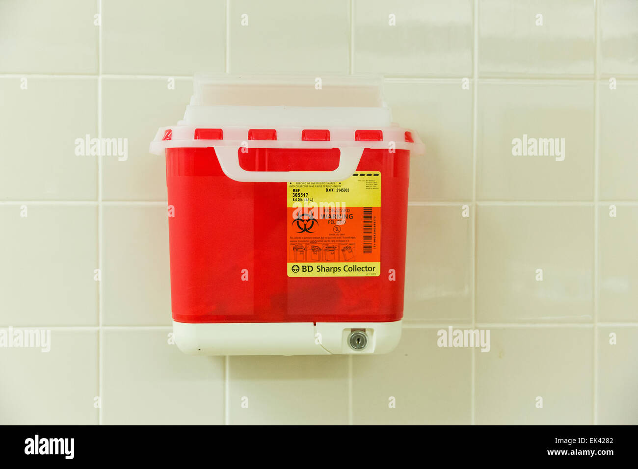 Puncture resistant, safe disposable container for syringe needles and ...