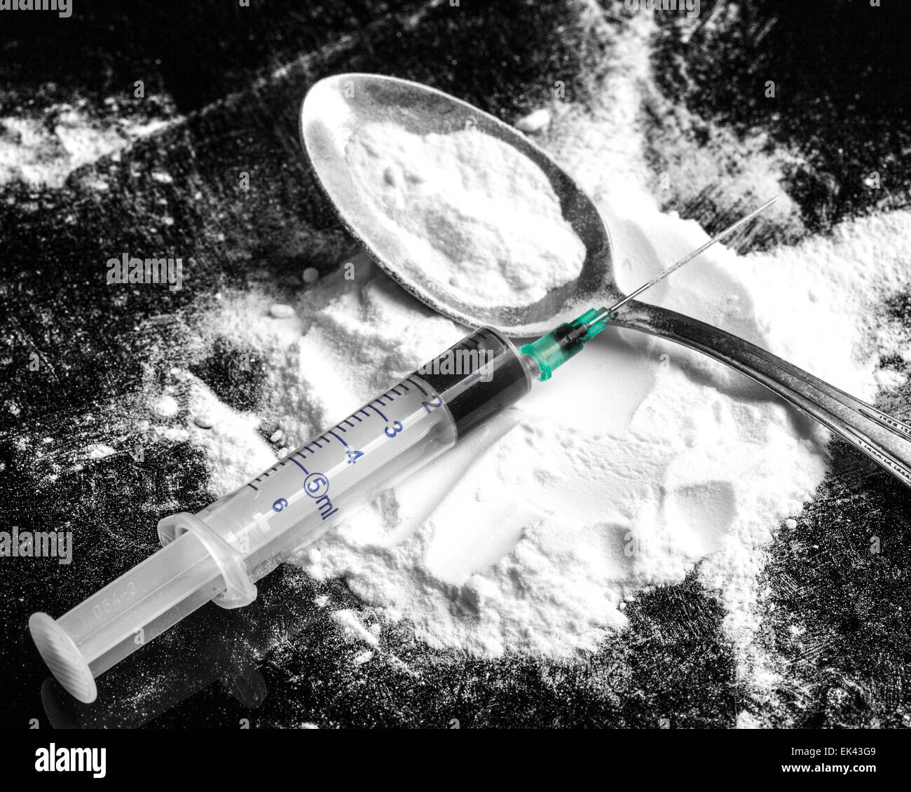 Spoon powder syringe on hi-res stock photography and images - Alamy