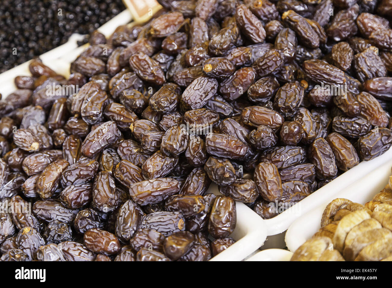 Fresh dates in a market, detail of a healthy lifestyle food, fruit ...