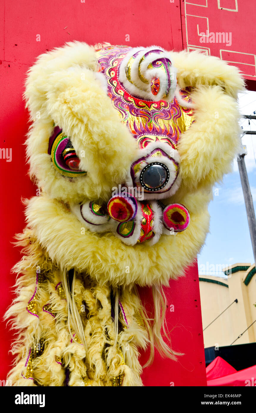 Chinese lion mask hi-res stock photography and images - Alamy
