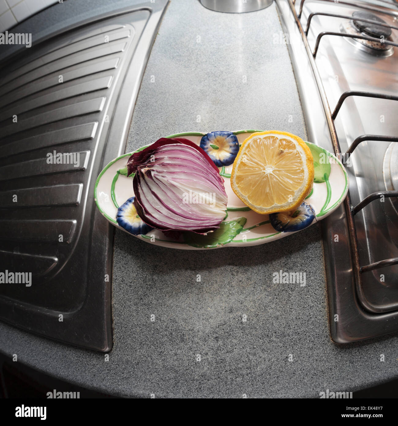 Lemon onion hi-res stock photography and images - Alamy