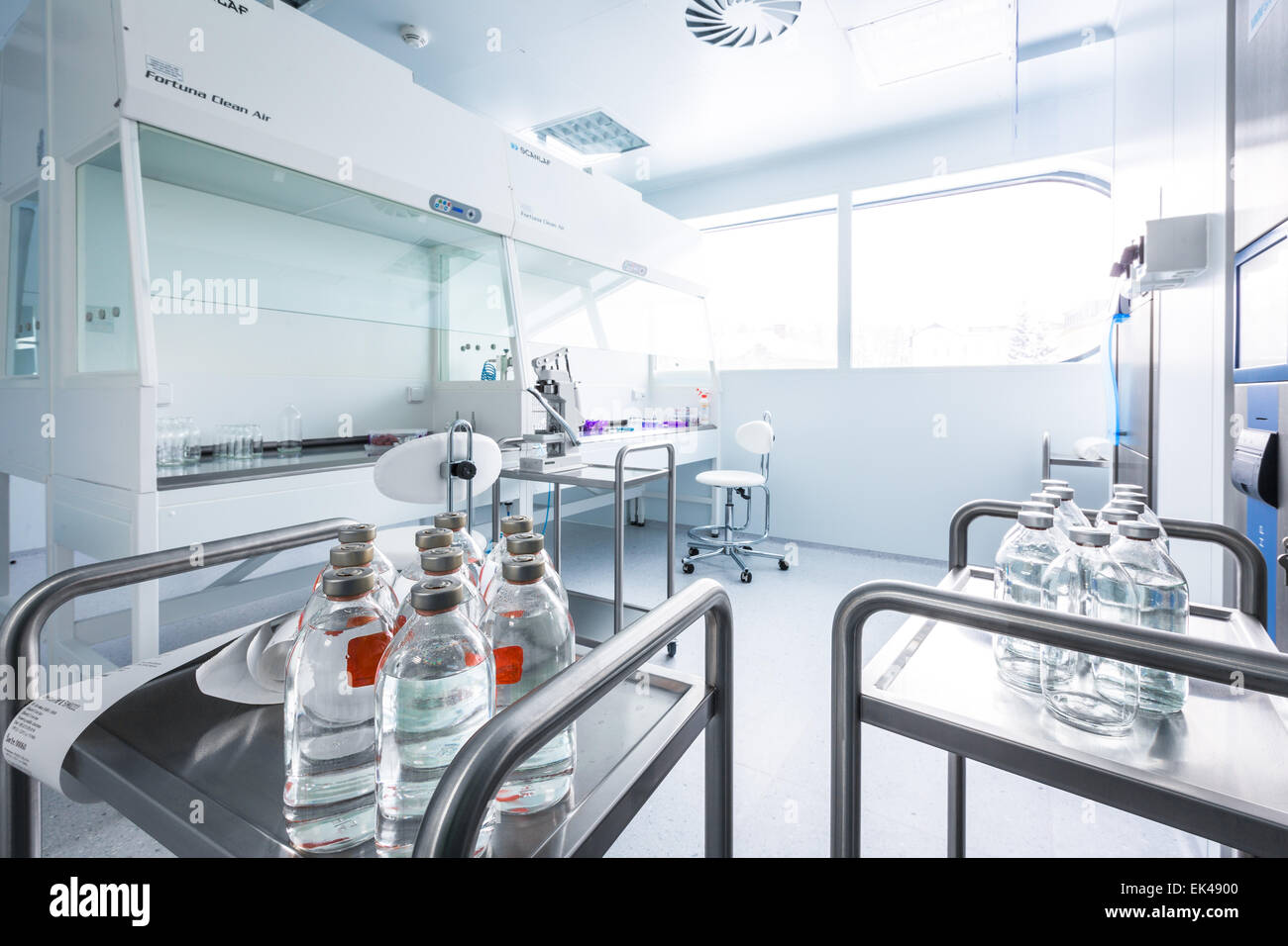 medical pills industry factory and production indoor Stock Photo - Alamy