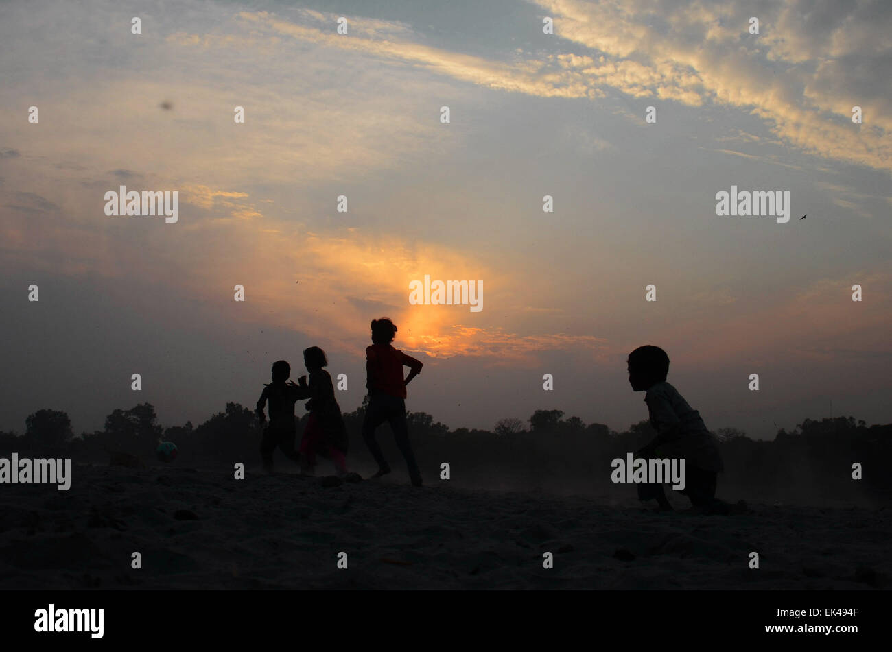 Lahore, Pakistan. 06th Apr, 2015. Pakistani homeless gypsy children are ...