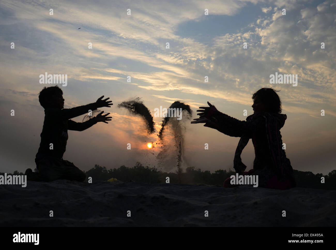 Lahore, Pakistan. 06th Apr, 2015. Pakistani homeless gypsy children are ...