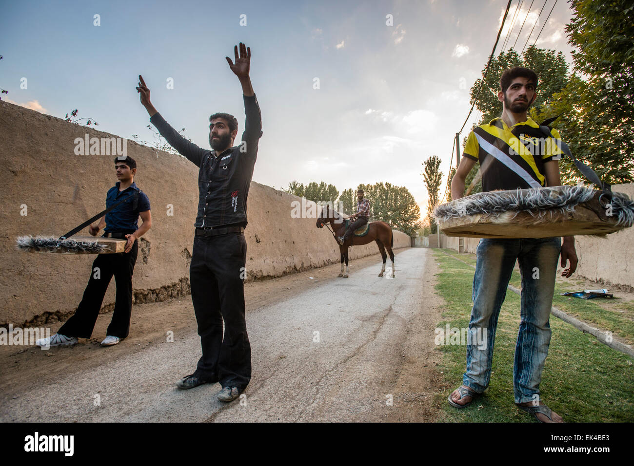 Men rehearse march past with drums of Tazieh, ritual theater of the day ...