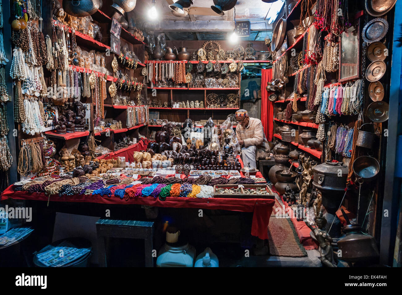 INDIA, Rajasthan, Jaipur, indian products store Stock Photo - Alamy