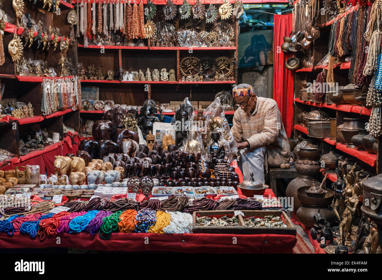 INDIA, Rajasthan, Jaipur, indian products store Stock Photo - Alamy