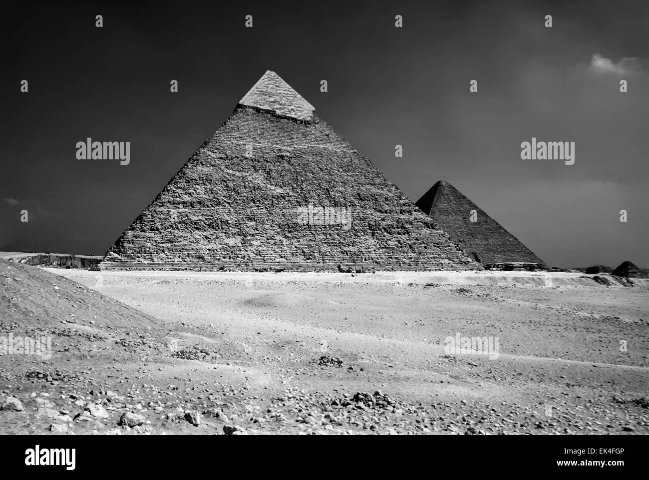 Cheops pyramids hi-res stock photography and images - Alamy