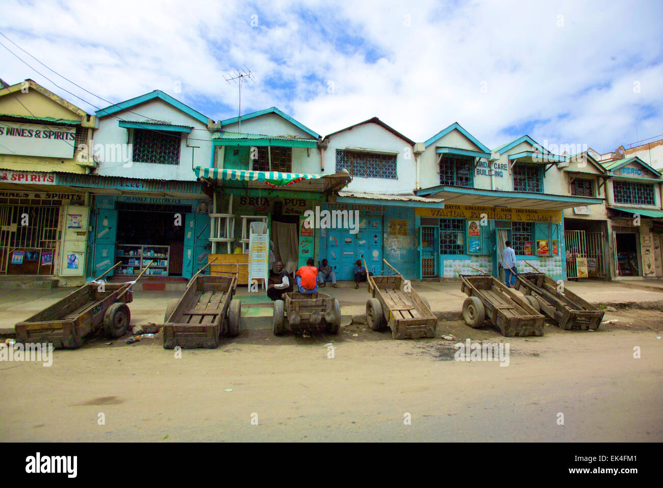 Kenyan small shops hi-res stock photography and images - Alamy