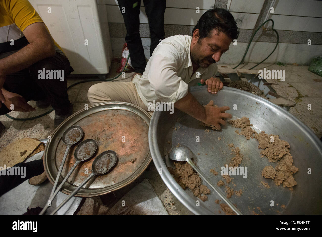 Bread cooked over a fire hi-res stock photography and images - Alamy