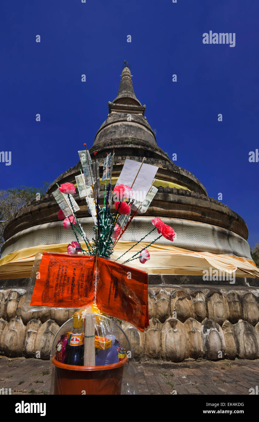 Thailand, Chiang Mai, Umong Temple (Wat Umong), flowers and drinks ...