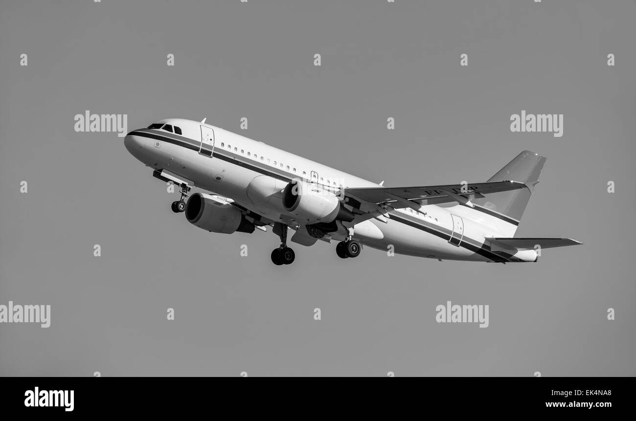 Light aircraft take off Black and White Stock Photos & Images - Alamy