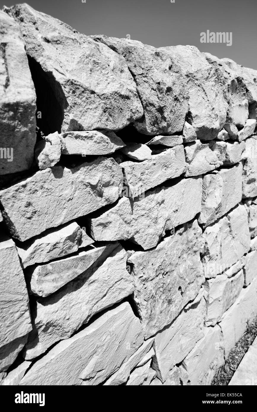Italy, Sicily, countryside, typical hand made sicilian stone wall Stock ...