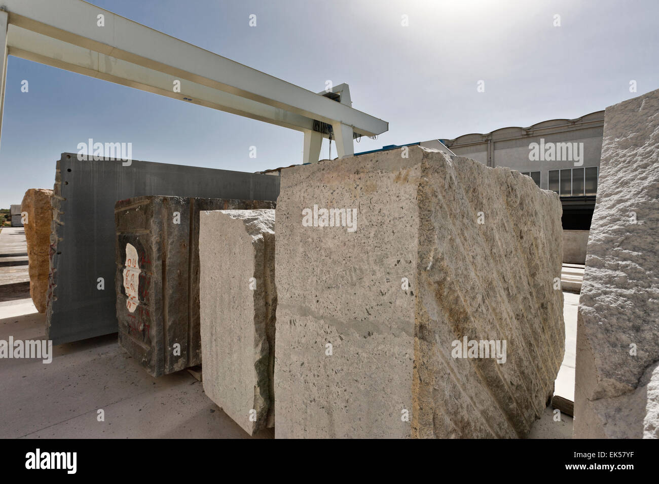 Italy, marble cutting factory - industrial Stock Photo - Alamy