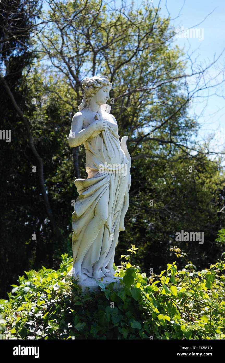 Roman statue female hi-res stock photography and images - Alamy