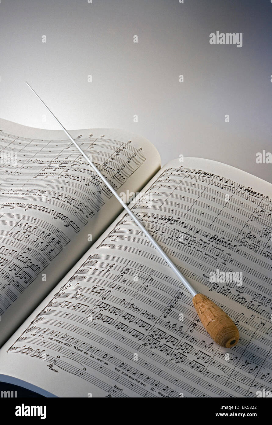 Partiture hi-res stock photography and images - Alamy