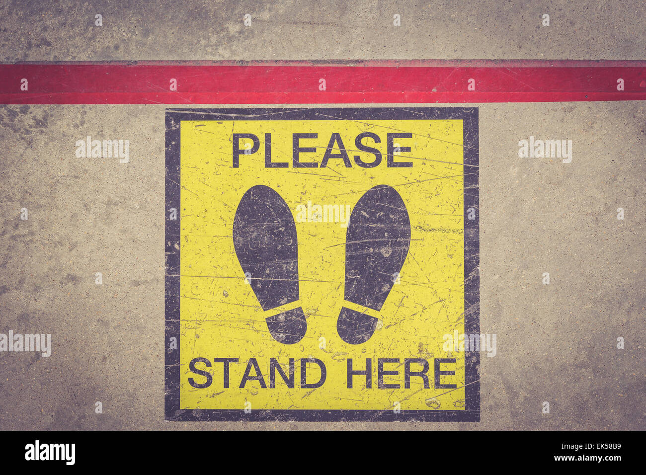 Please wait here sign hi-res stock photography and images - Alamy