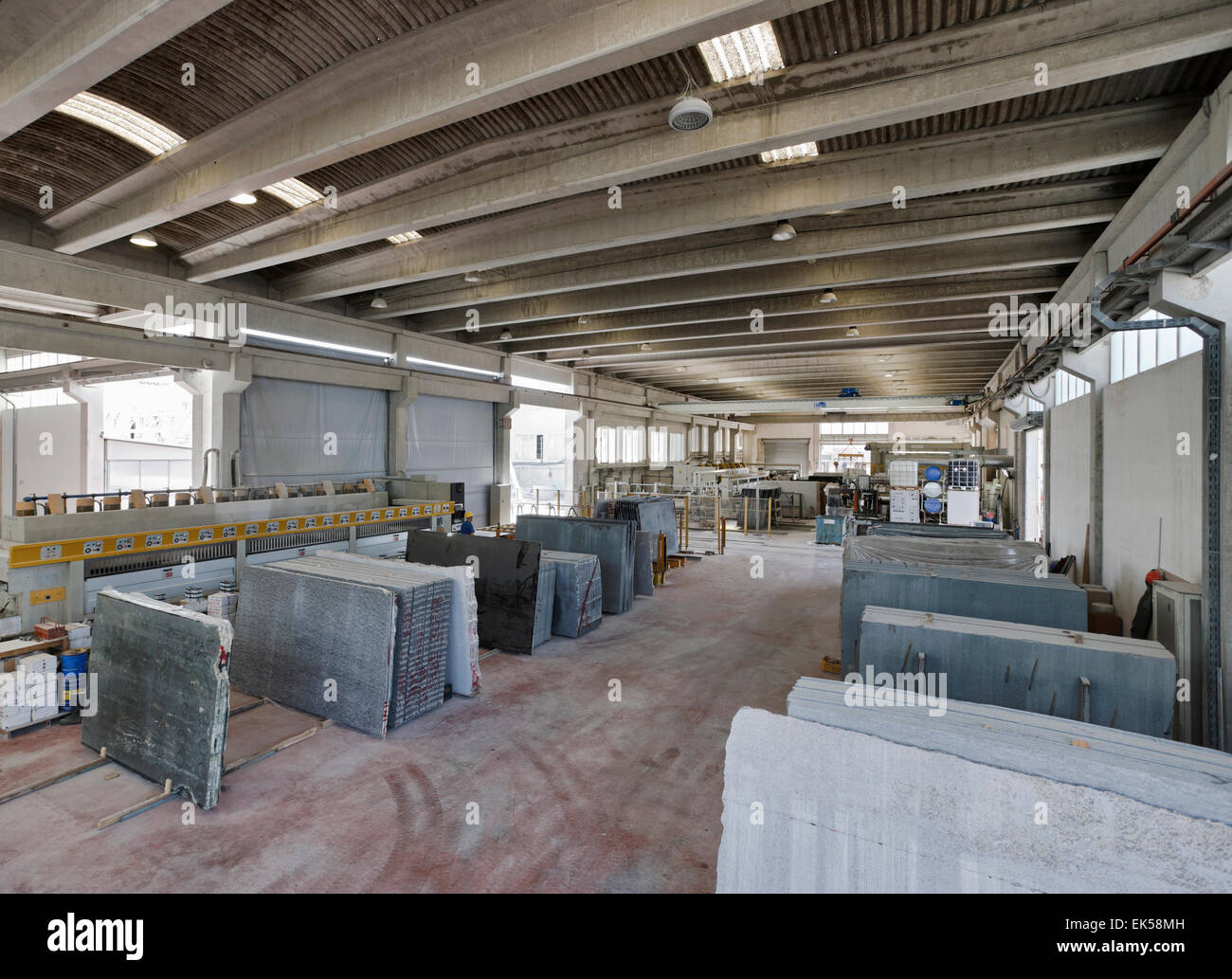 Italy, marble cutting factory - industrial Stock Photo - Alamy