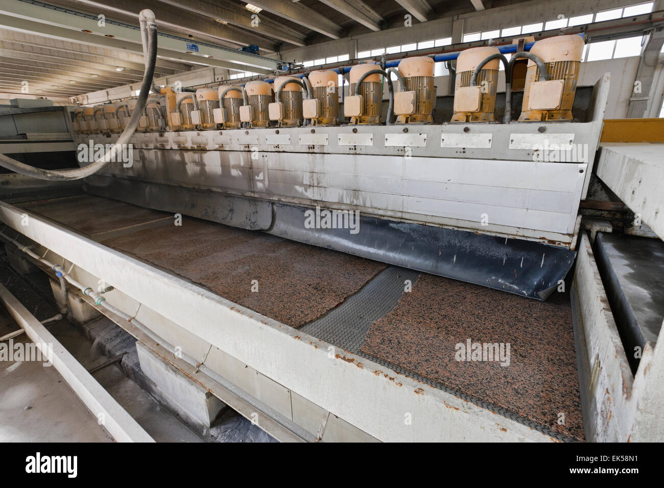 Italy, marble cutting factory - industrial Stock Photo - Alamy