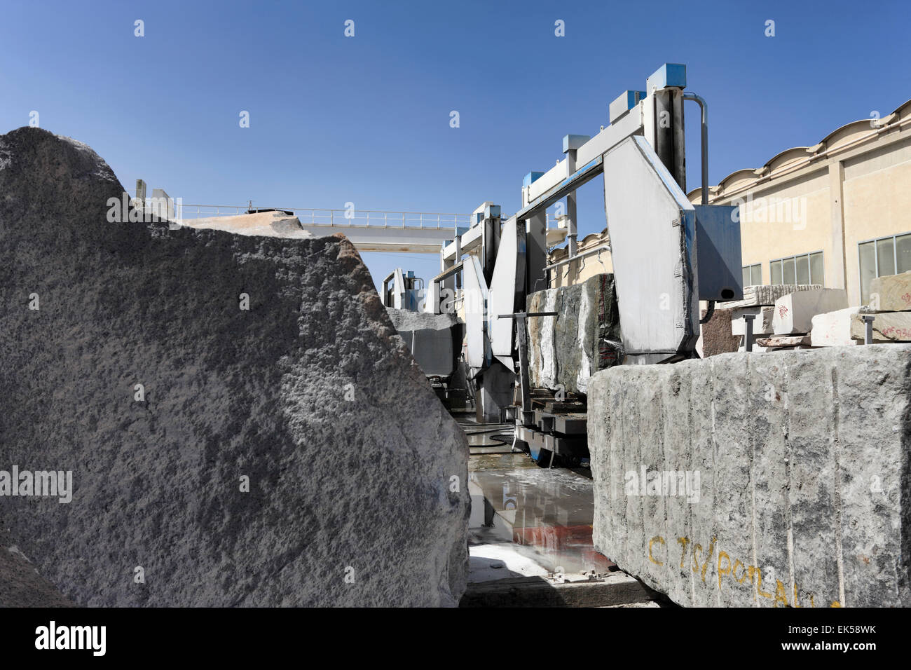 Italy, marble cutting factory - industrial Stock Photo - Alamy