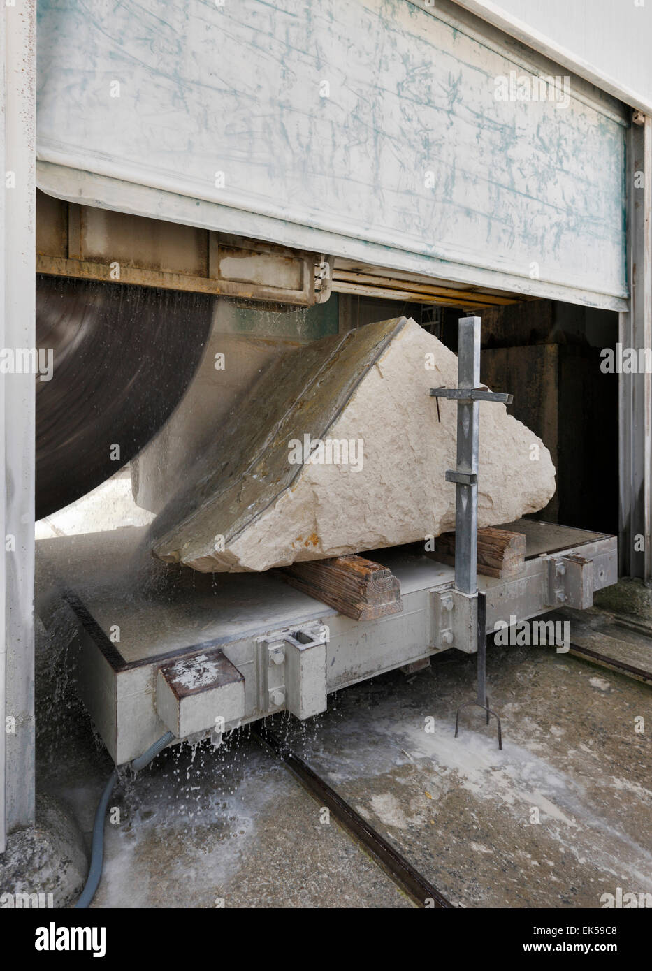 Italy, marble cutting factory - industrial Stock Photo - Alamy