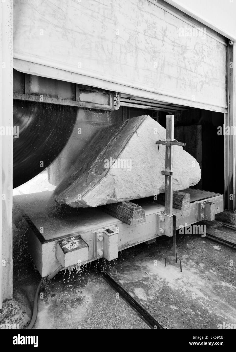 Italy, marble cutting factory - industrial Stock Photo - Alamy