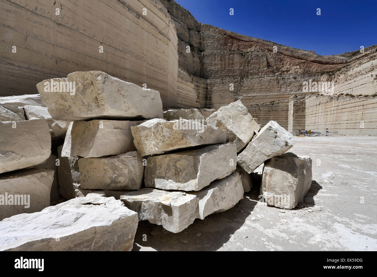 Italy, marble cutting factory, stone-pit - industrial Stock Photo - Alamy