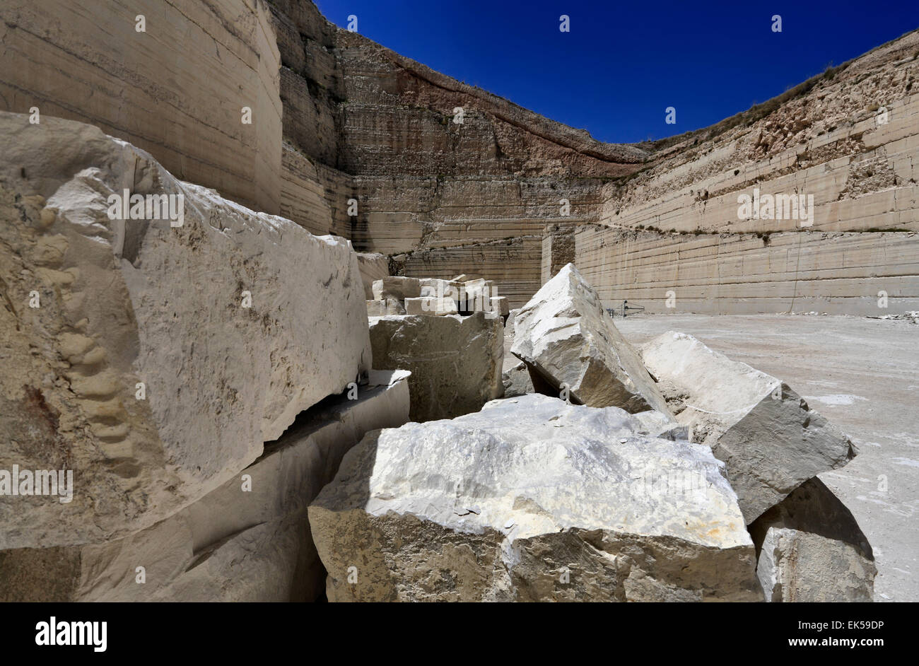 Italy, marble cutting factory, stone-pit - industrial Stock Photo - Alamy