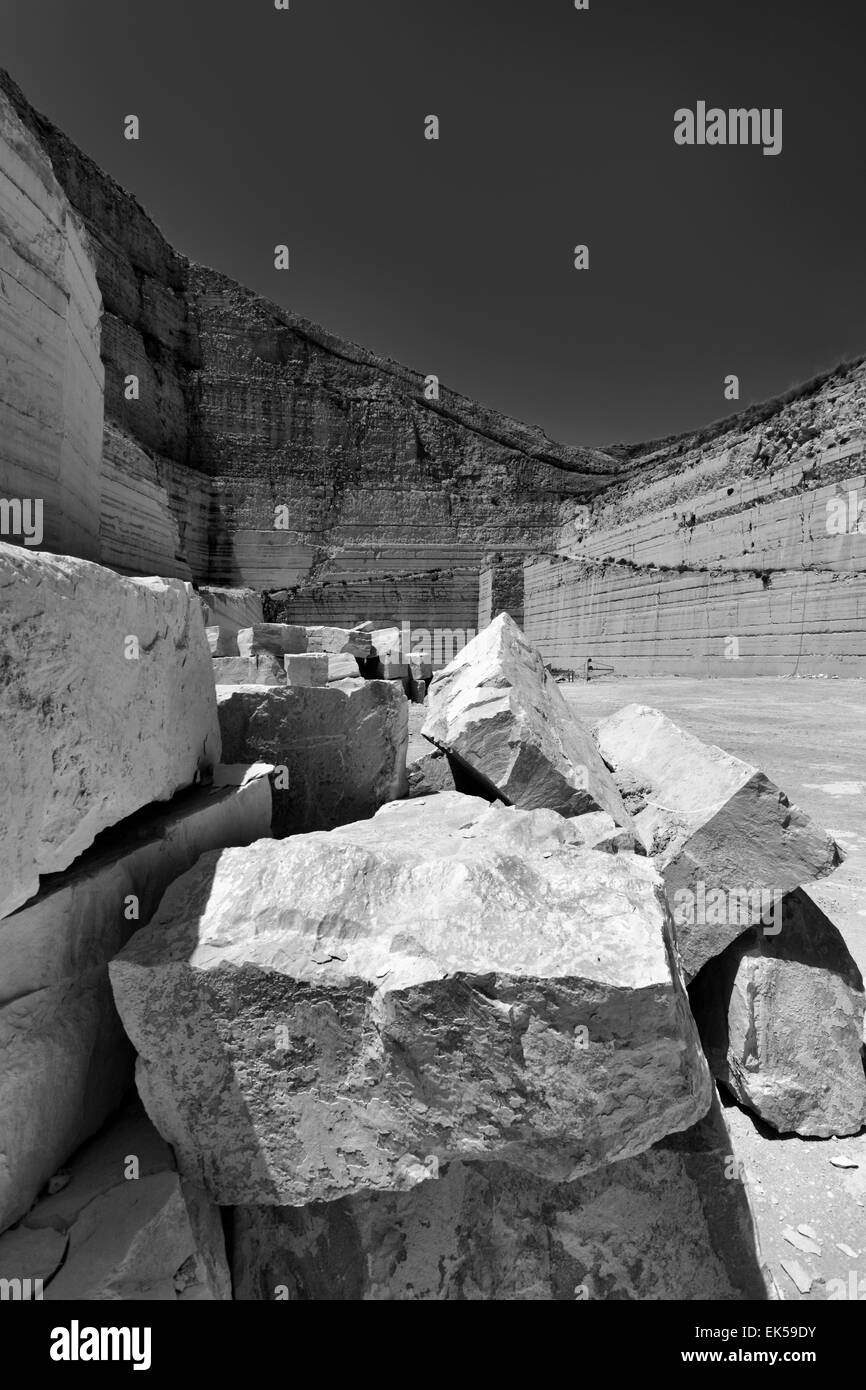 Italy, marble cutting factory, stone-pit - industrial Stock Photo - Alamy