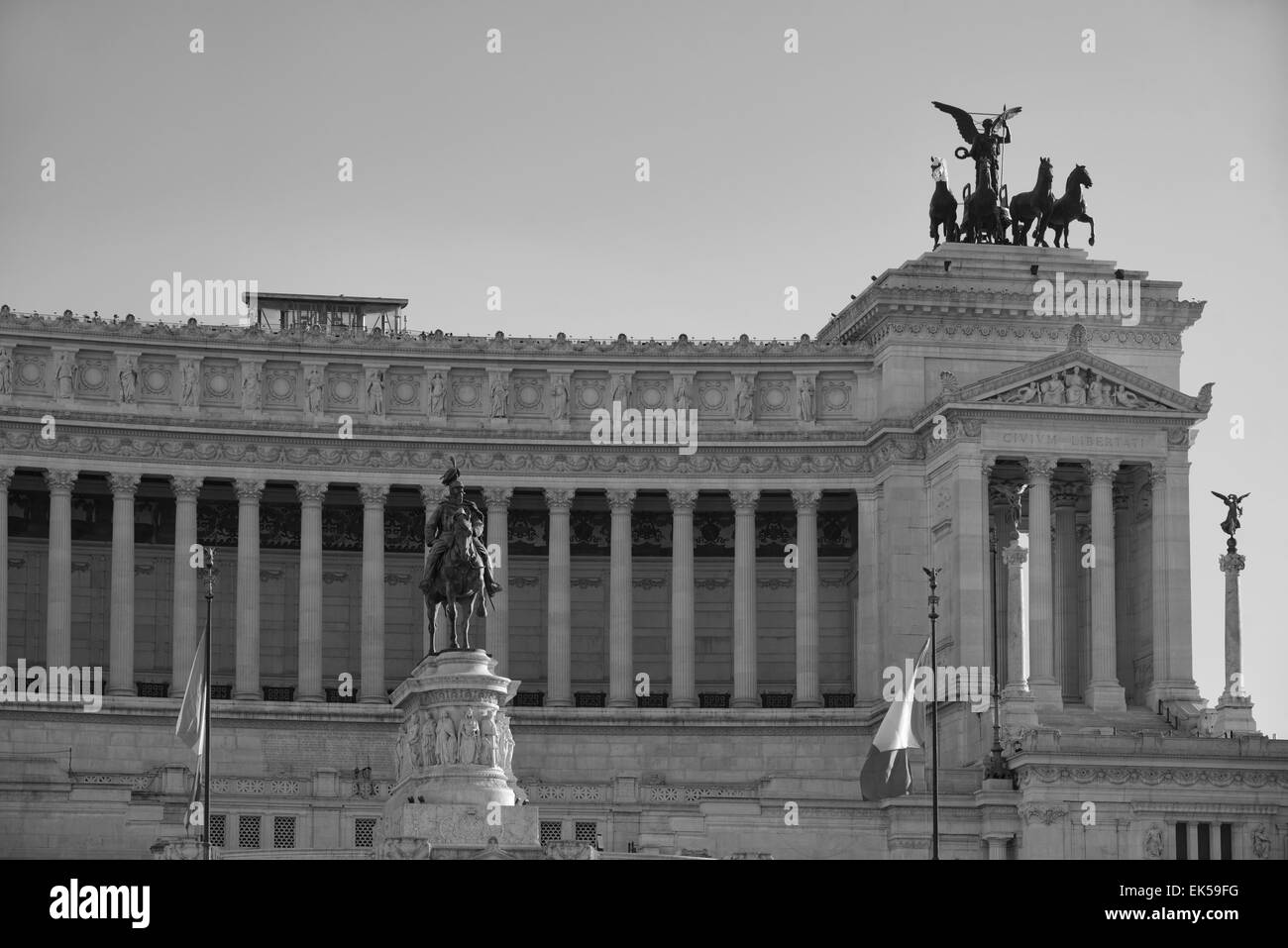 Altare della patria vittoriano monument Black and White Stock Photos ...