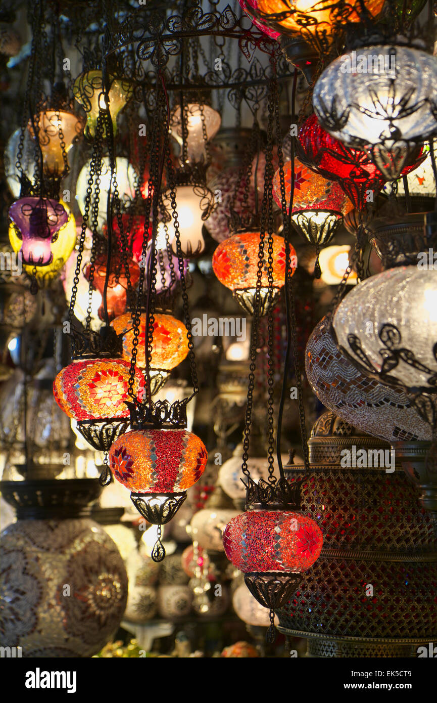 Chains of red lanterns hi-res stock photography and images - Alamy