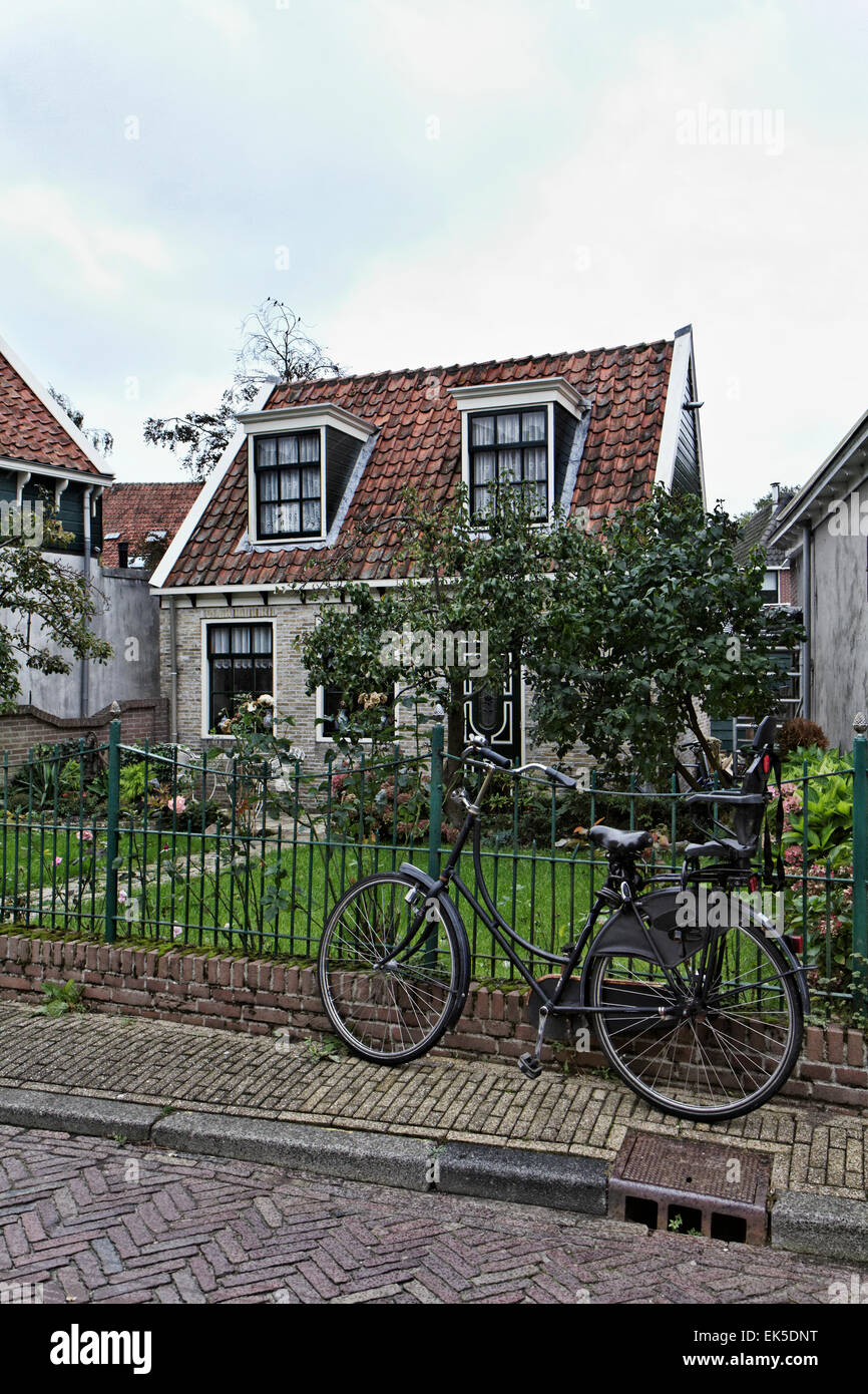 Holland, Edam village (Amsterdam), typical dutch stone house Stock ...