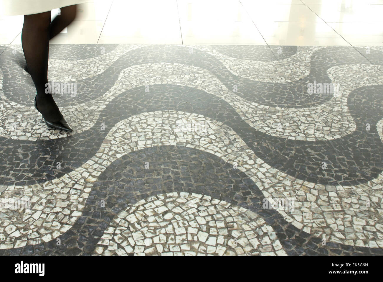 Curvy block hi-res stock photography and images - Alamy