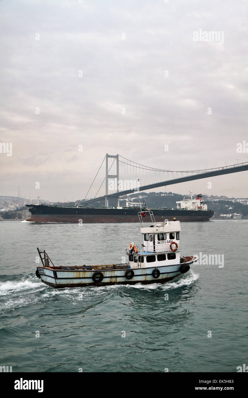 Turkey, Istanbul, Bosphorus Channel, Bosphorus Bridge, an oil thank and ...