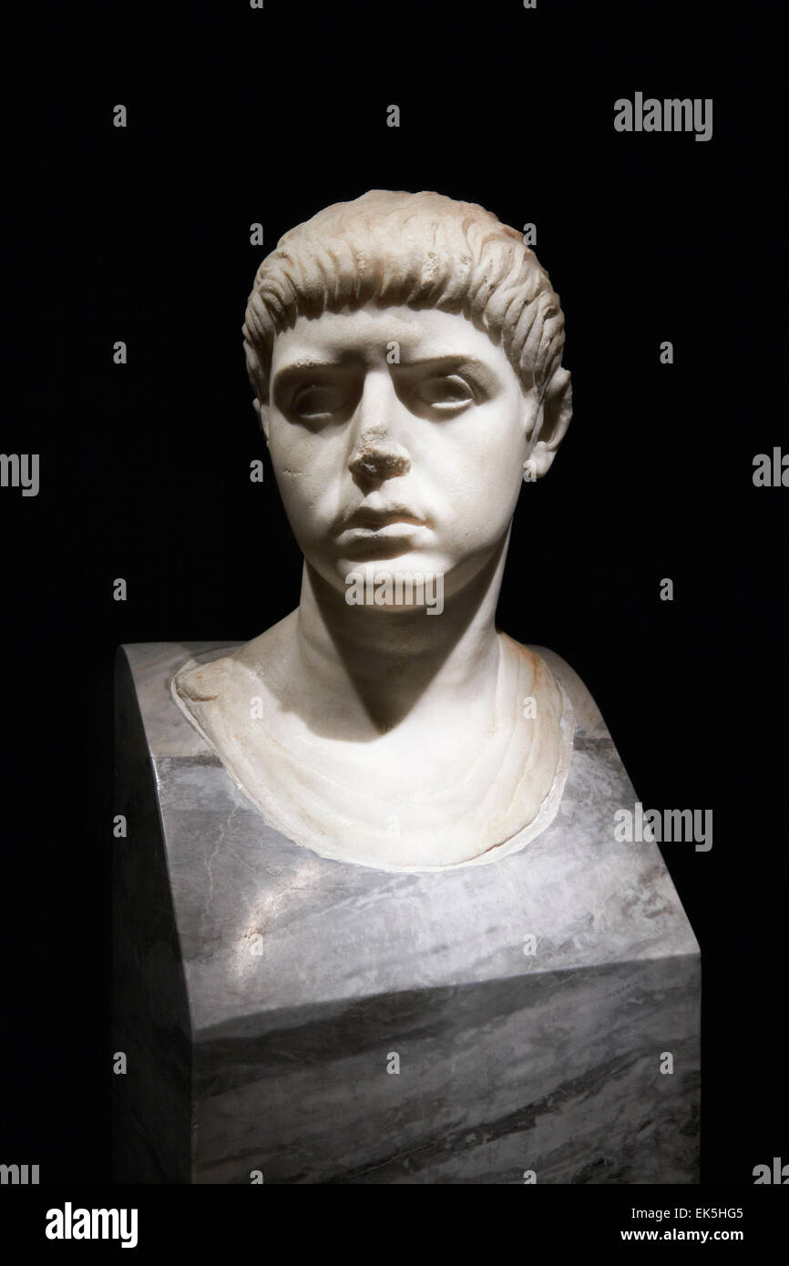 Italy, Rome, Massimo Palace, roman statue, this portrait can be dated ...