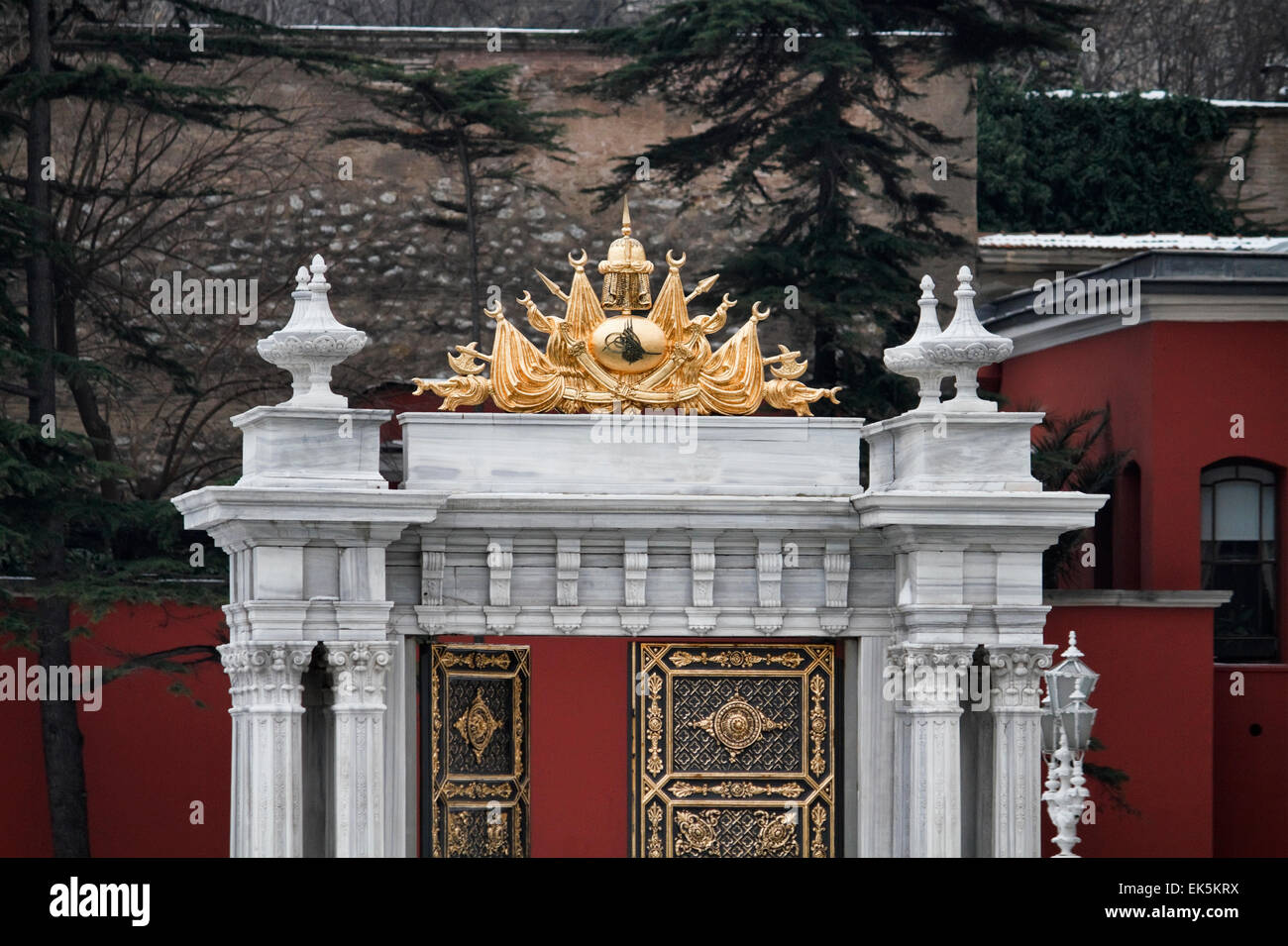 Turkey, Istanbul, Bosphorus Channel, old palace entrance on the channel ...