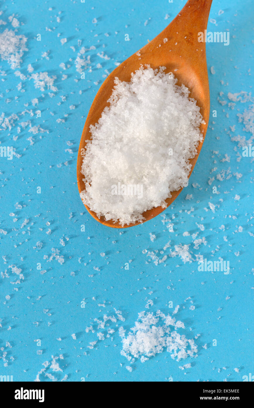 Heap of salt and spoon Stock Photo - Alamy