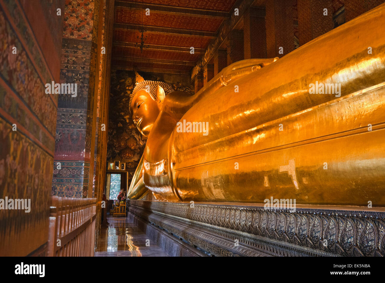 Thailand, Bangkok, Pranon Wat Pho, Laying Buddha golden statue Stock ...