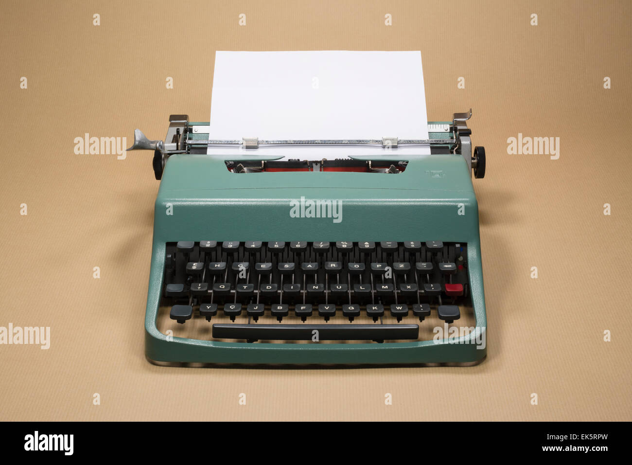 Green vintage typewriter hi-res stock photography and images - Alamy