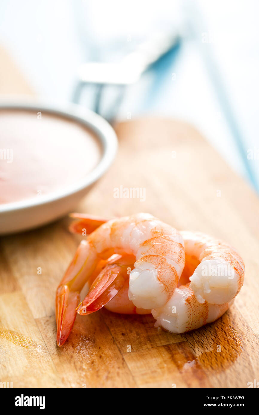 the prawns on cutting board Stock Photo - Alamy
