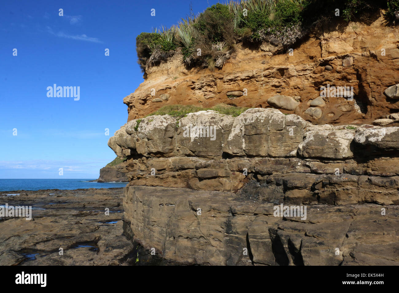 Cliff layers hi-res stock photography and images - Alamy