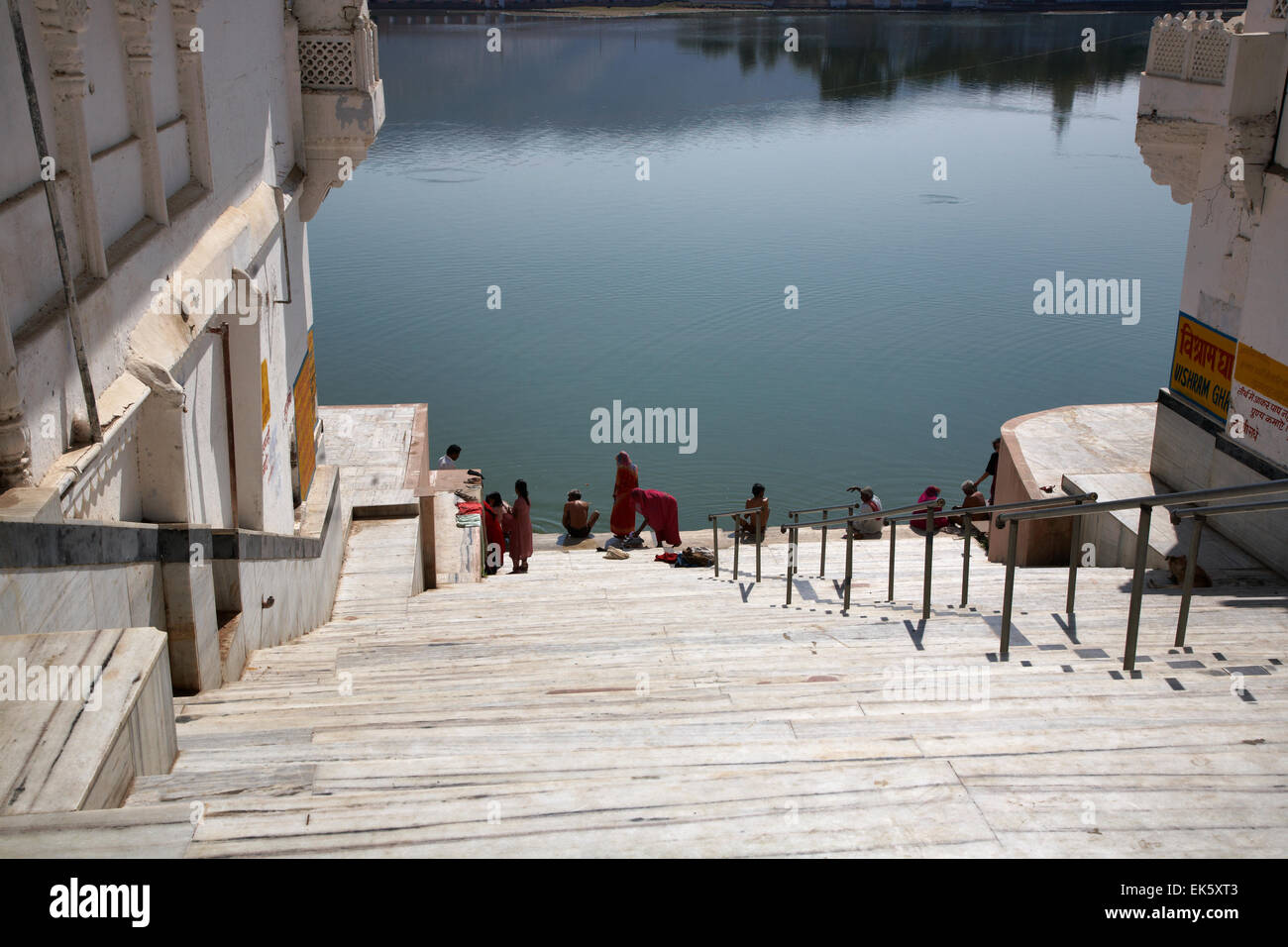 India, Rajasthan, Pushkar, indian pilgrims take a bath in the sacred ...