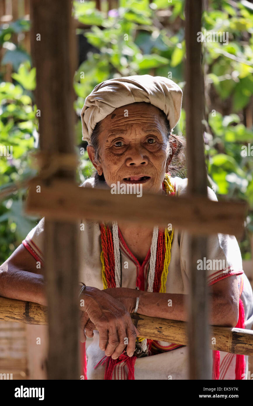 Thailand, Chiang Mai, Karen Long Neck hill tribe village (Kayan Lahwi ...