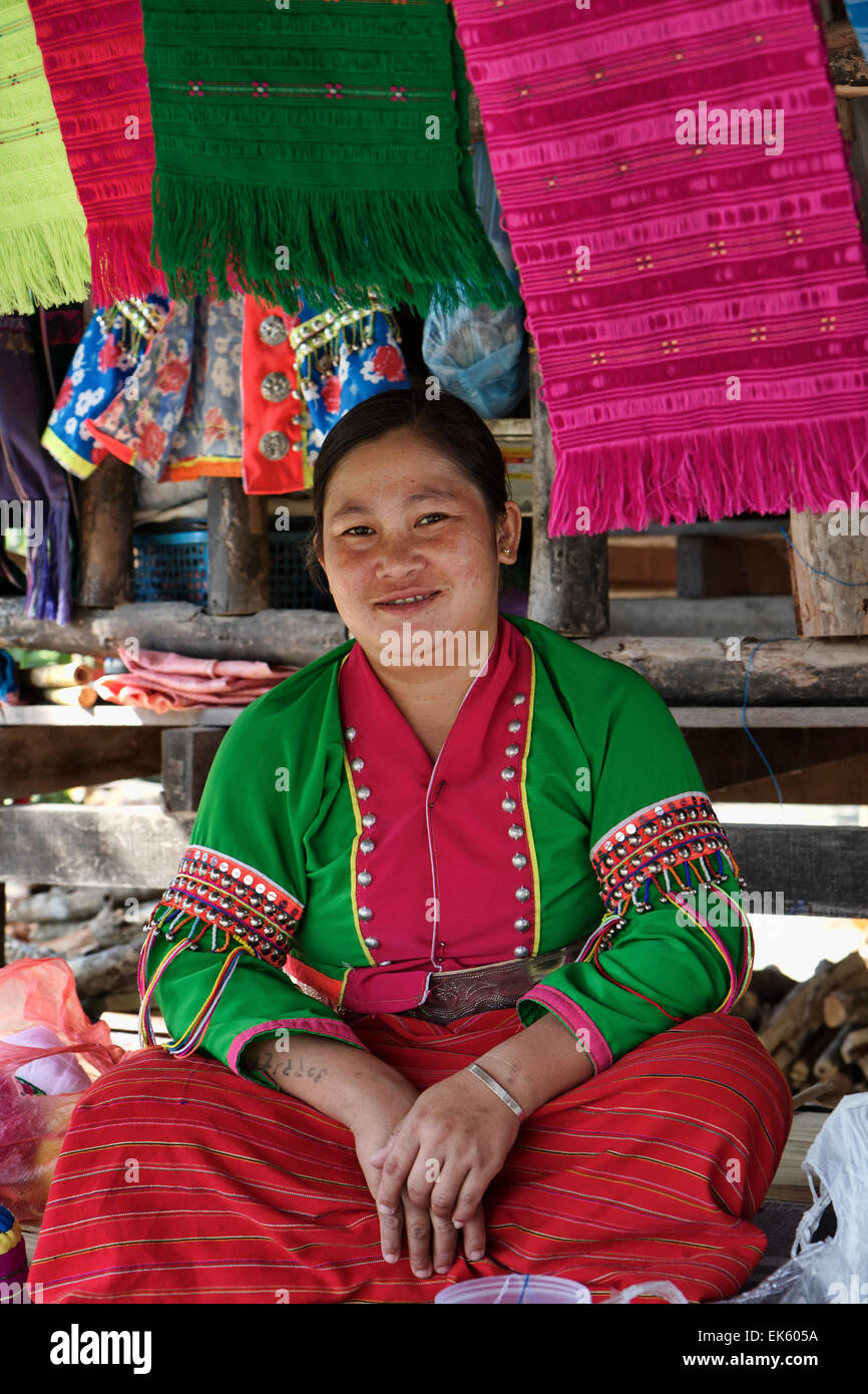 Thailand, Chiang Mai, Karen Long Neck hill tribe village (Kayan Lahwi ...