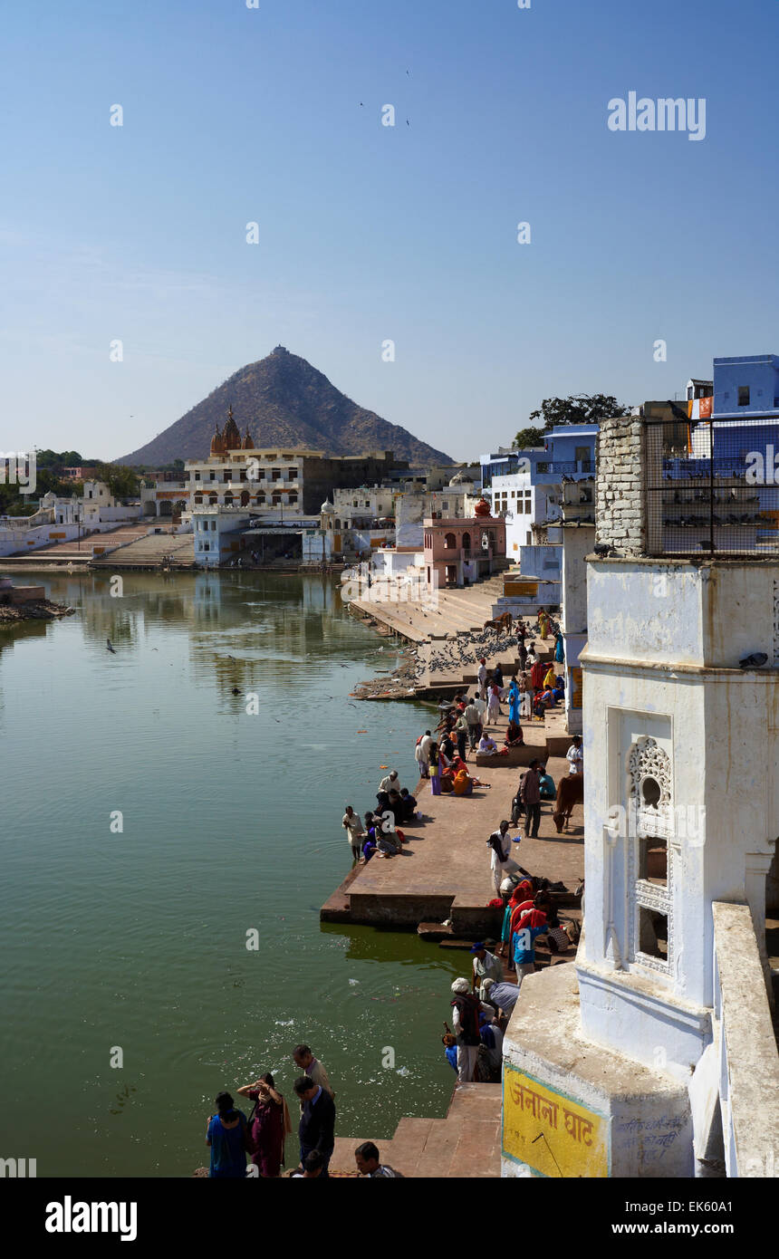 India, Rajasthan, Pushkar, indian pilgrims take a bath in the sacred ...